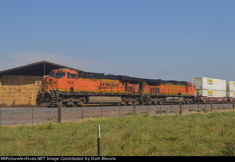 BNSF 7606